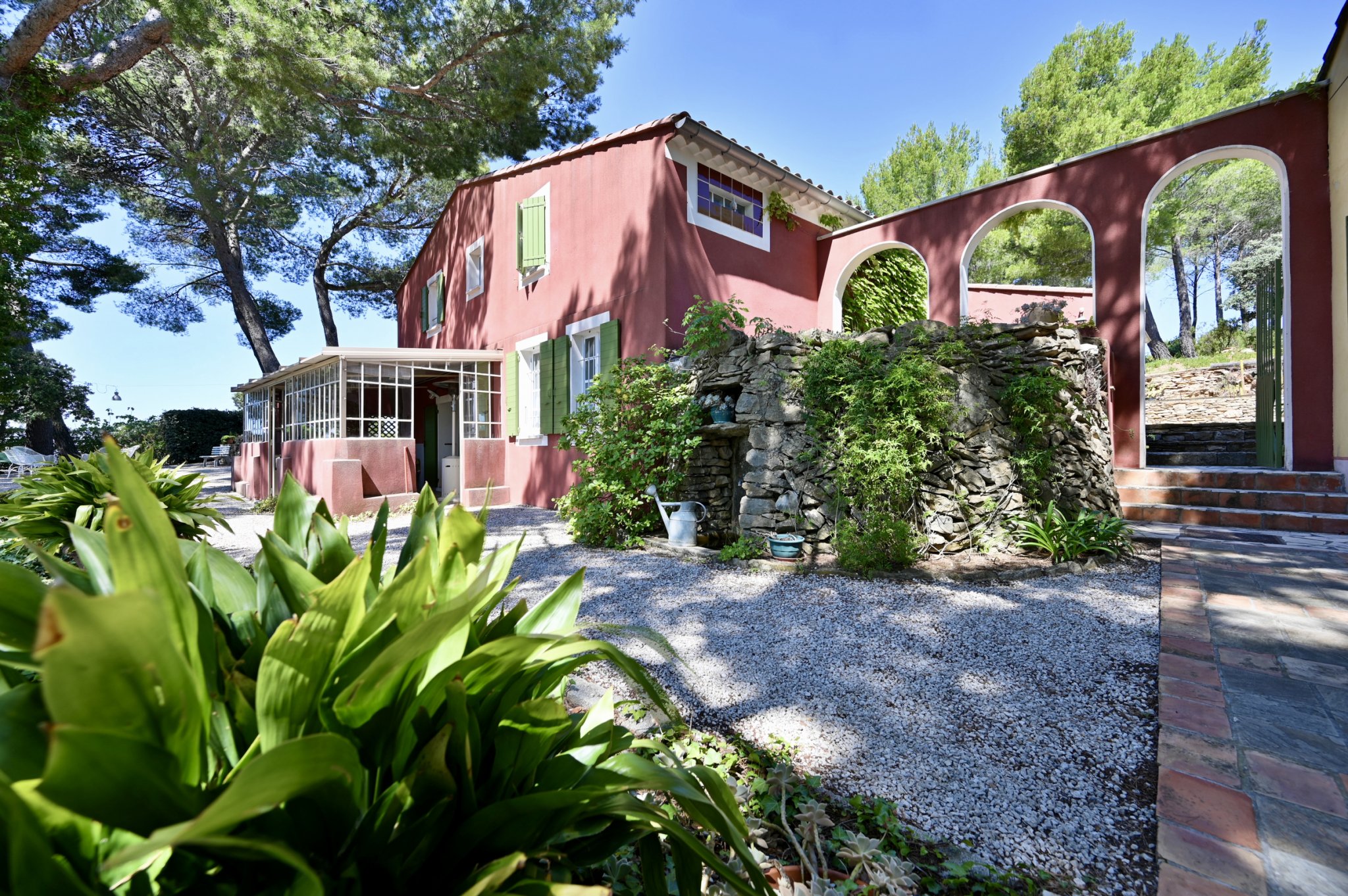 Vente VENDU PAR IMMOVAR - Authentique batisse provençale avec parc ...